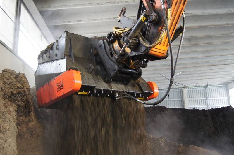 Godet cribleur, godet malaxeur à béton, brise-roche hydraulique, pince ...