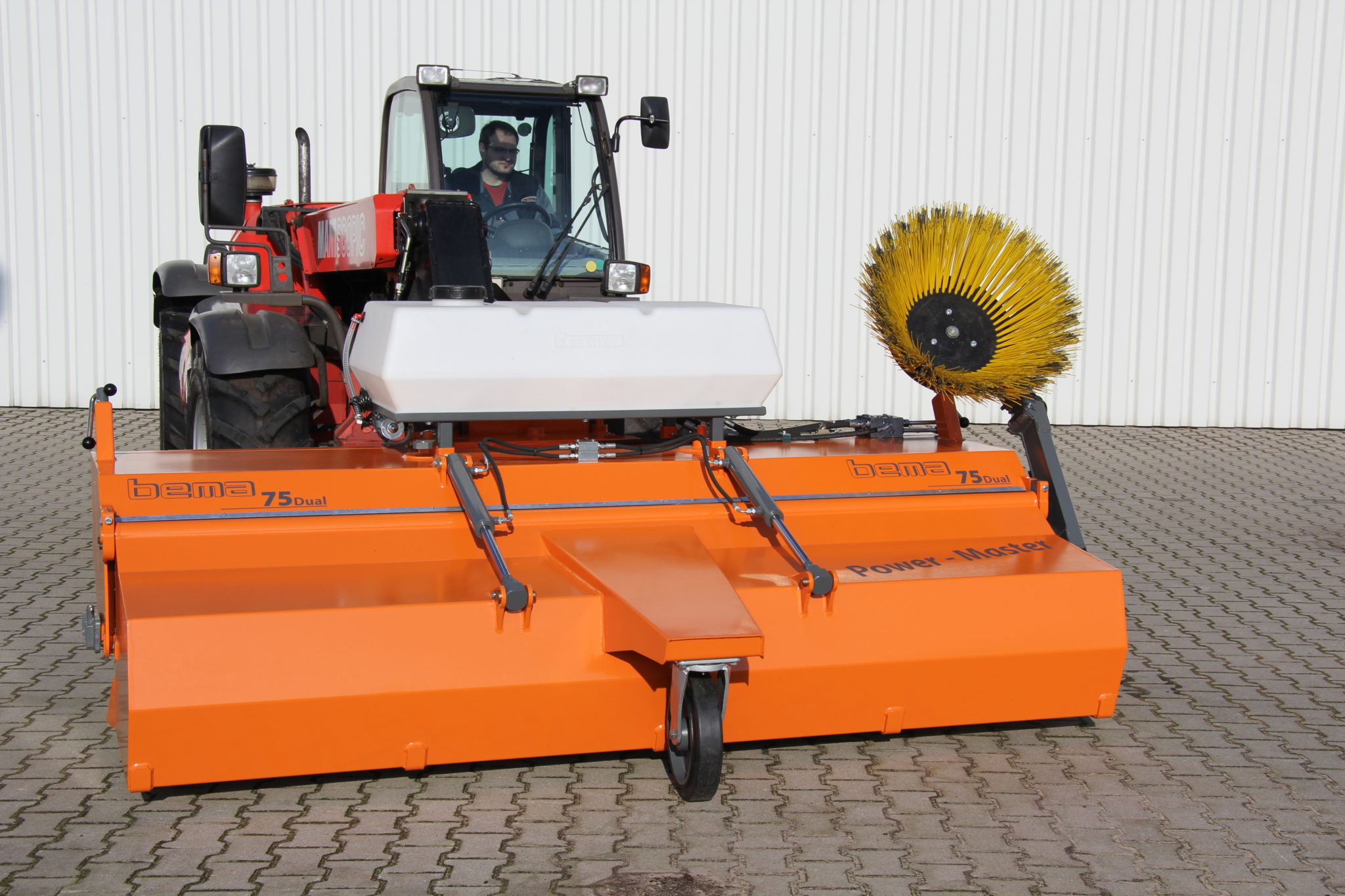 Bema 75 dual power master, balayeuse pour chantier, balayeuse ...