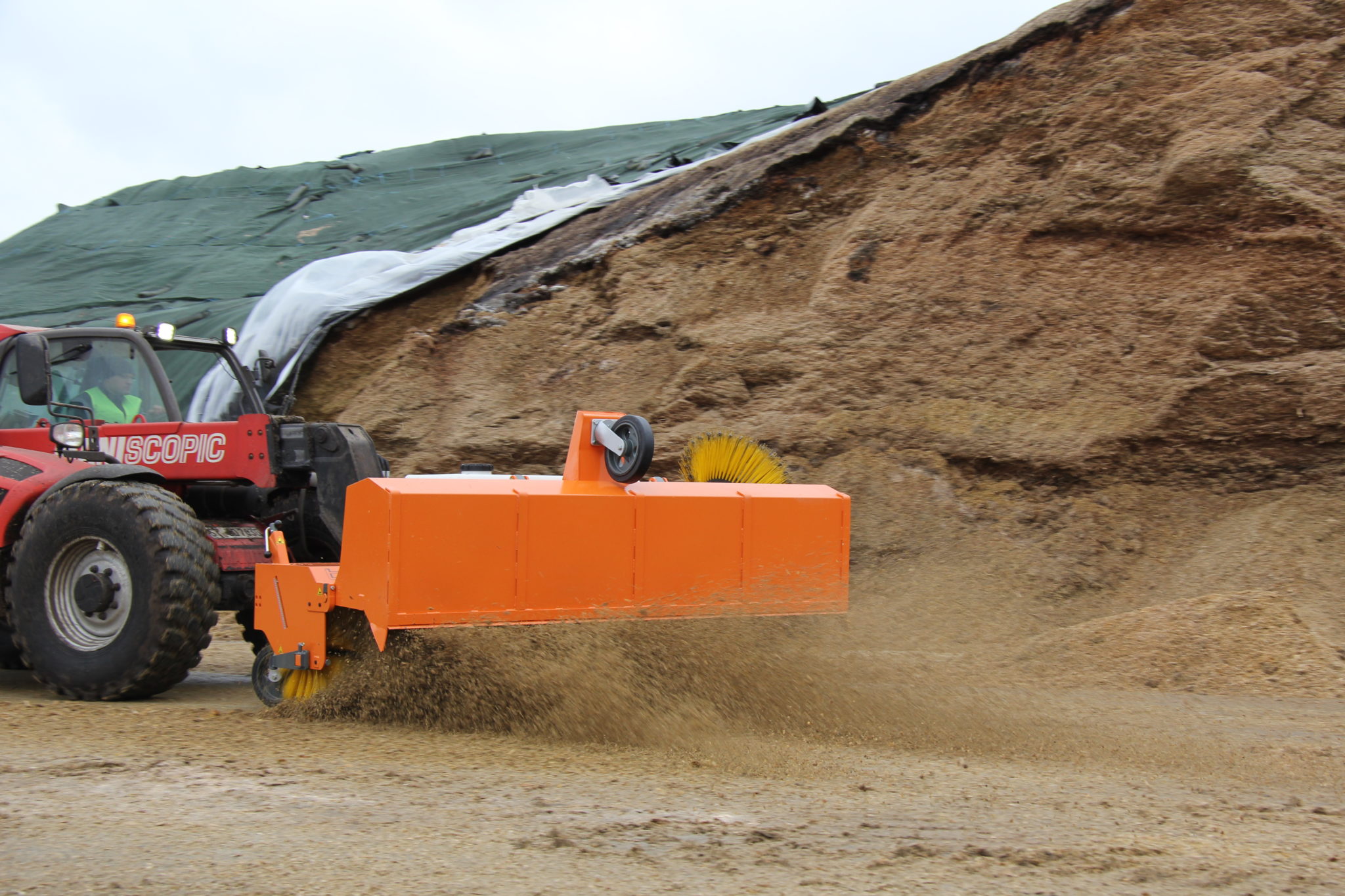 Bema 75 dual power master, balayeuse pour chantier, balayeuse ...