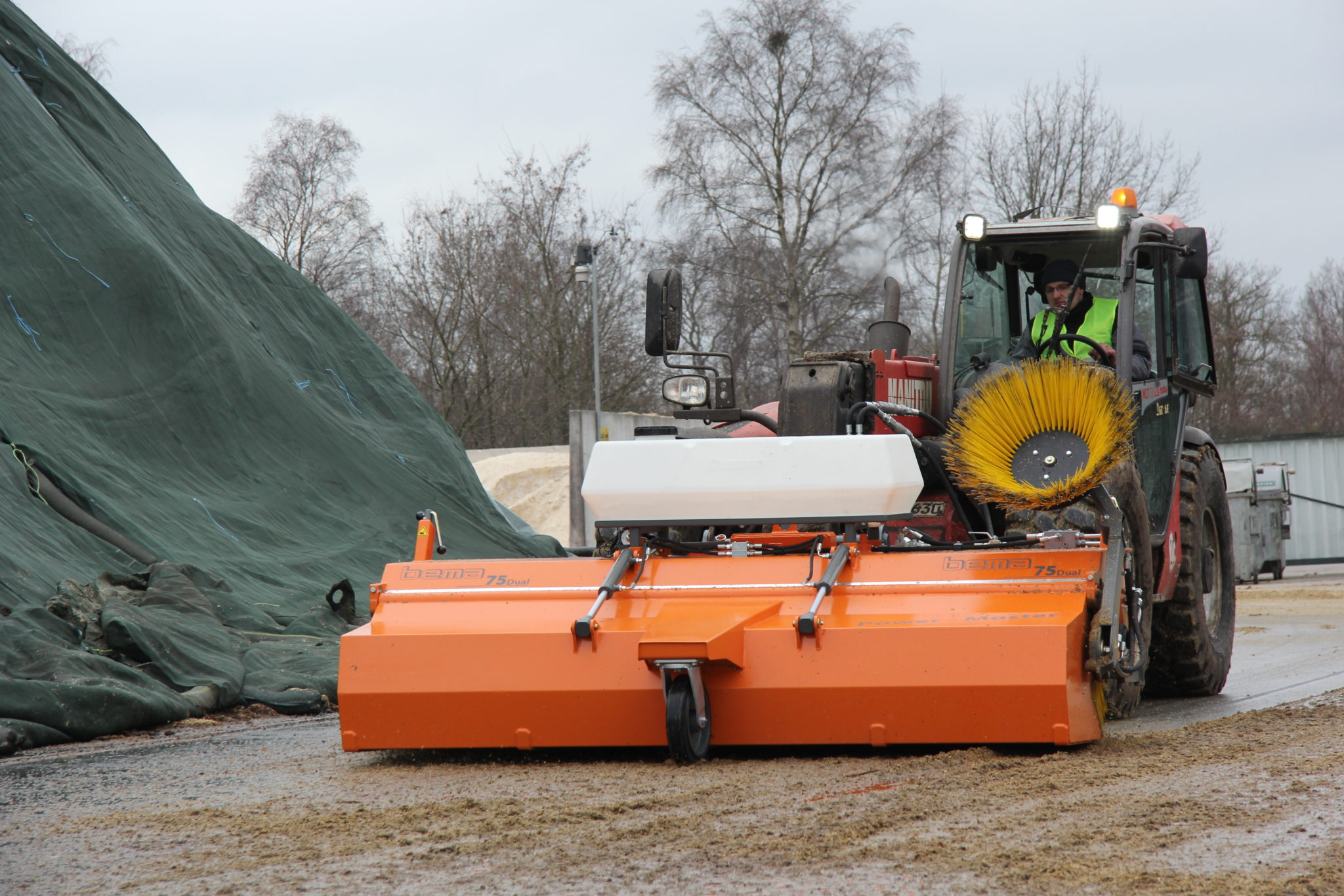 Bema 75 dual power master, balayeuse pour chantier, balayeuse ...